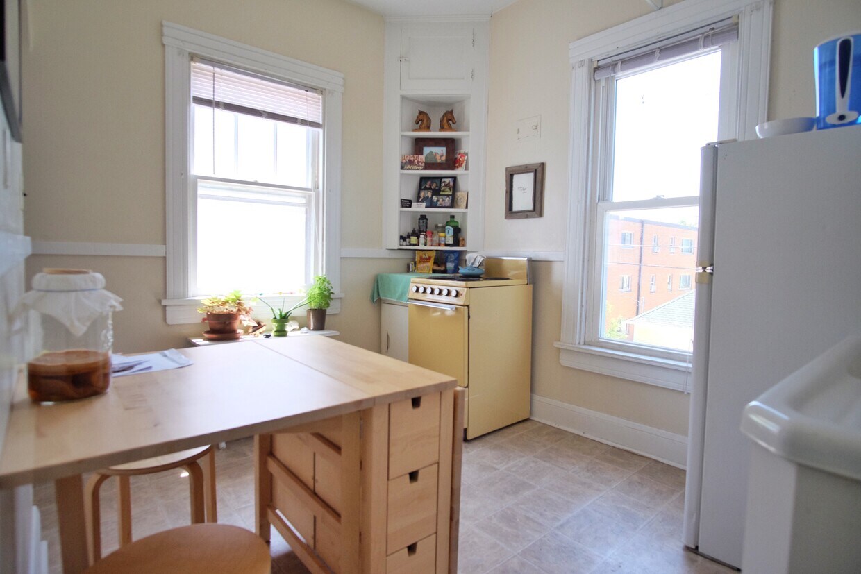 2312 Bryant Ave S Unit 4, Minneapolis, MN 55405 - Apartments in ...