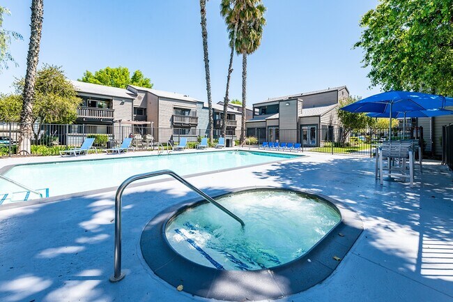 evRIA Diamond Valley - Apartments in Hemet, CA | Apartments.com