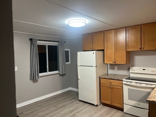 15893 Mercury Dr Unit 15893 Mercury Drive, Grand Haven, MI 49417 ...