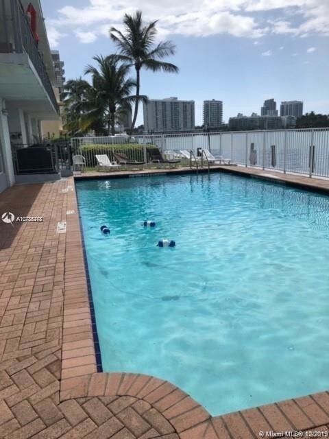 950 Bay Dr Unit 2, Miami Beach, FL 33141 - Room for Rent in Miami Beach ...