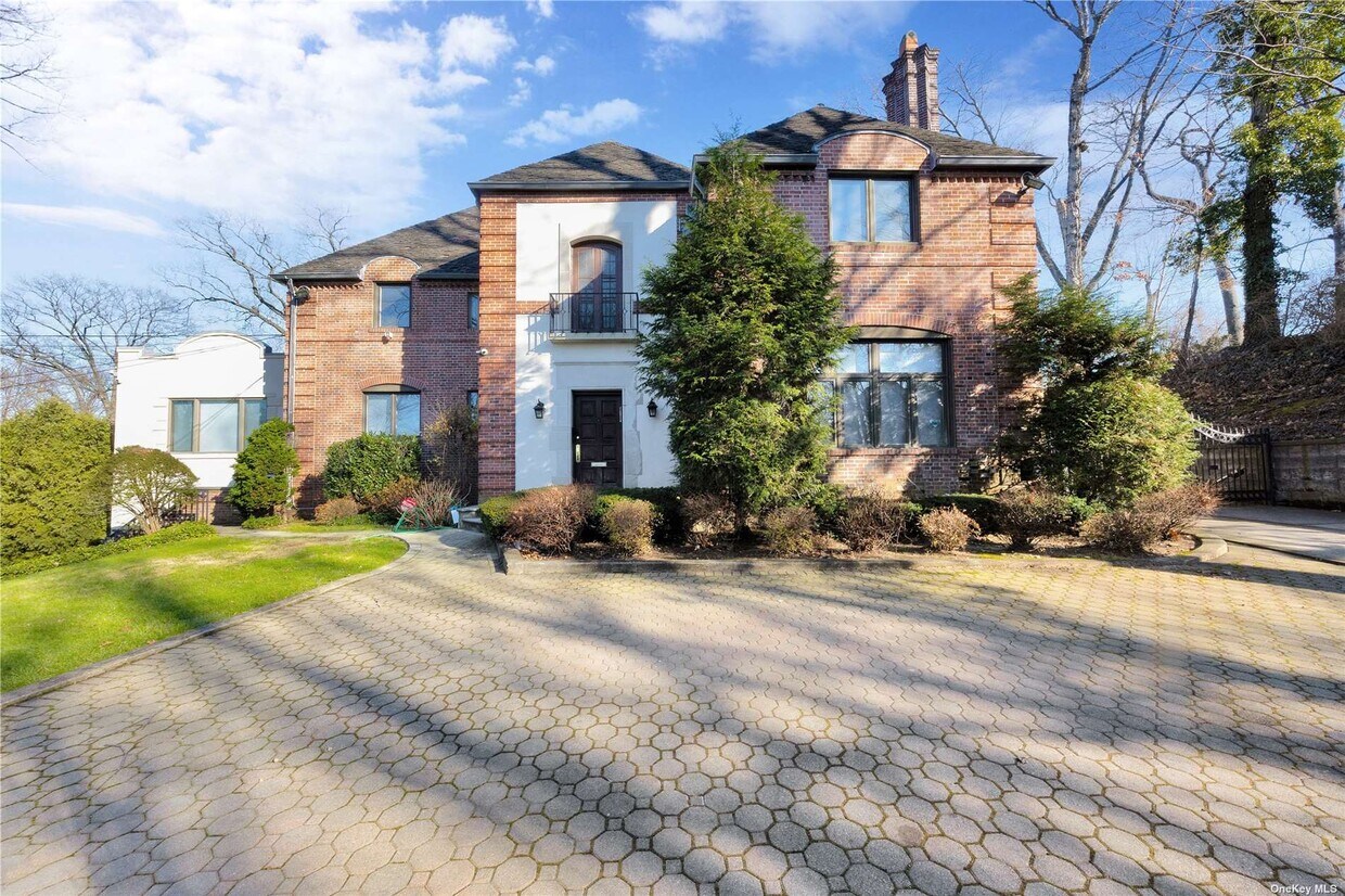 179-28 Tudor Rd, Queens, NY 11432 - House Rental in Queens, NY ...