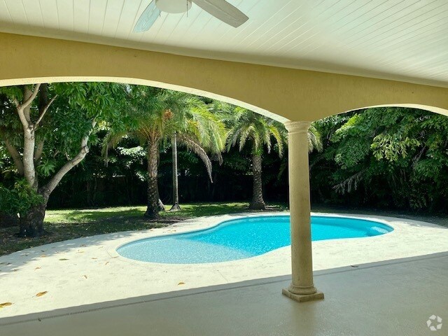 Reid Manor Apartments for Rent with Extra Storage - Miami, FL - Updated ...