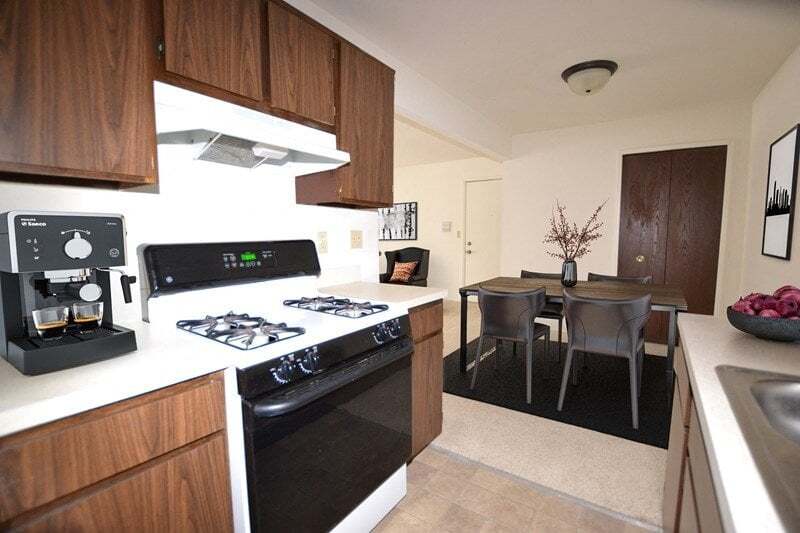 Fox Pointe Apartments - 4700 7th St East Moline, IL 61244 | Apartments.com