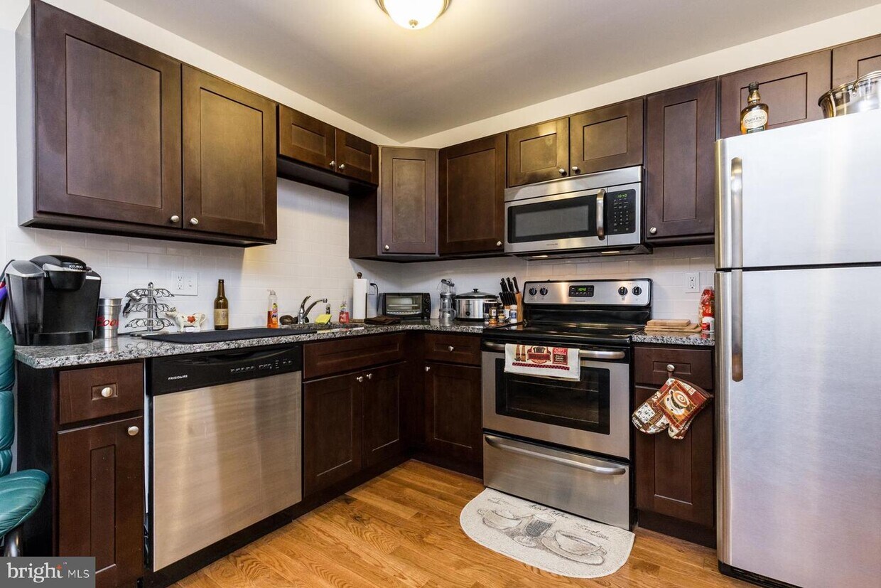 1429 Poplar St Unit 2B, Philadelphia, PA 19130 - Room for Rent in ...