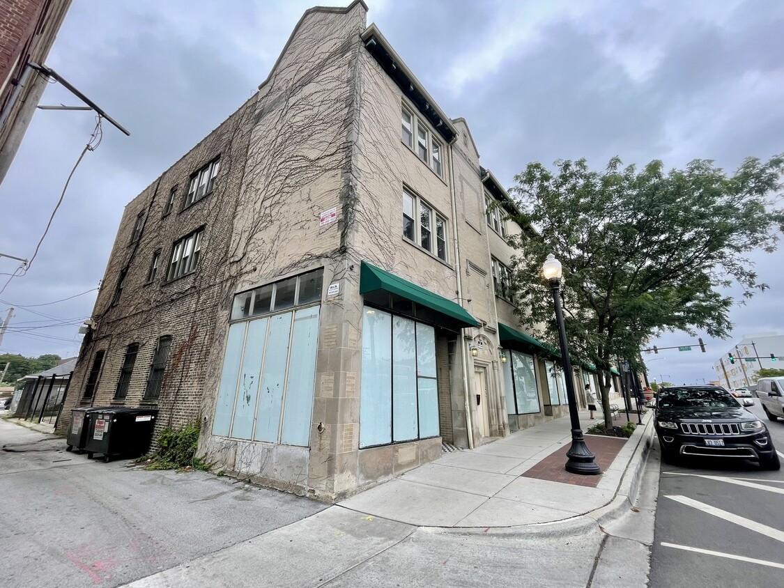 2125 W Howard St Unit 2, Chicago, IL 60645 - Condo for Rent in Chicago ...