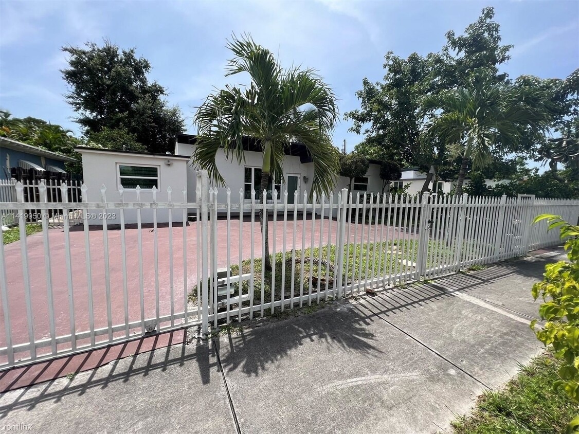 10735 NW 2nd Ct, Miami, FL 33168 - House Rental in Miami, FL ...