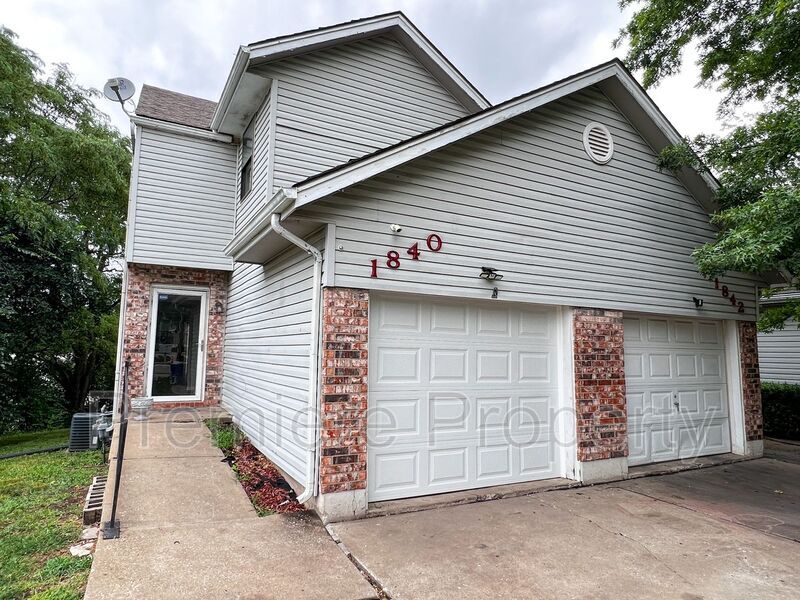 1840 NE Knollbrook Pl, Lee's Summit, MO 64086 - Townhome Rentals in Lee ...