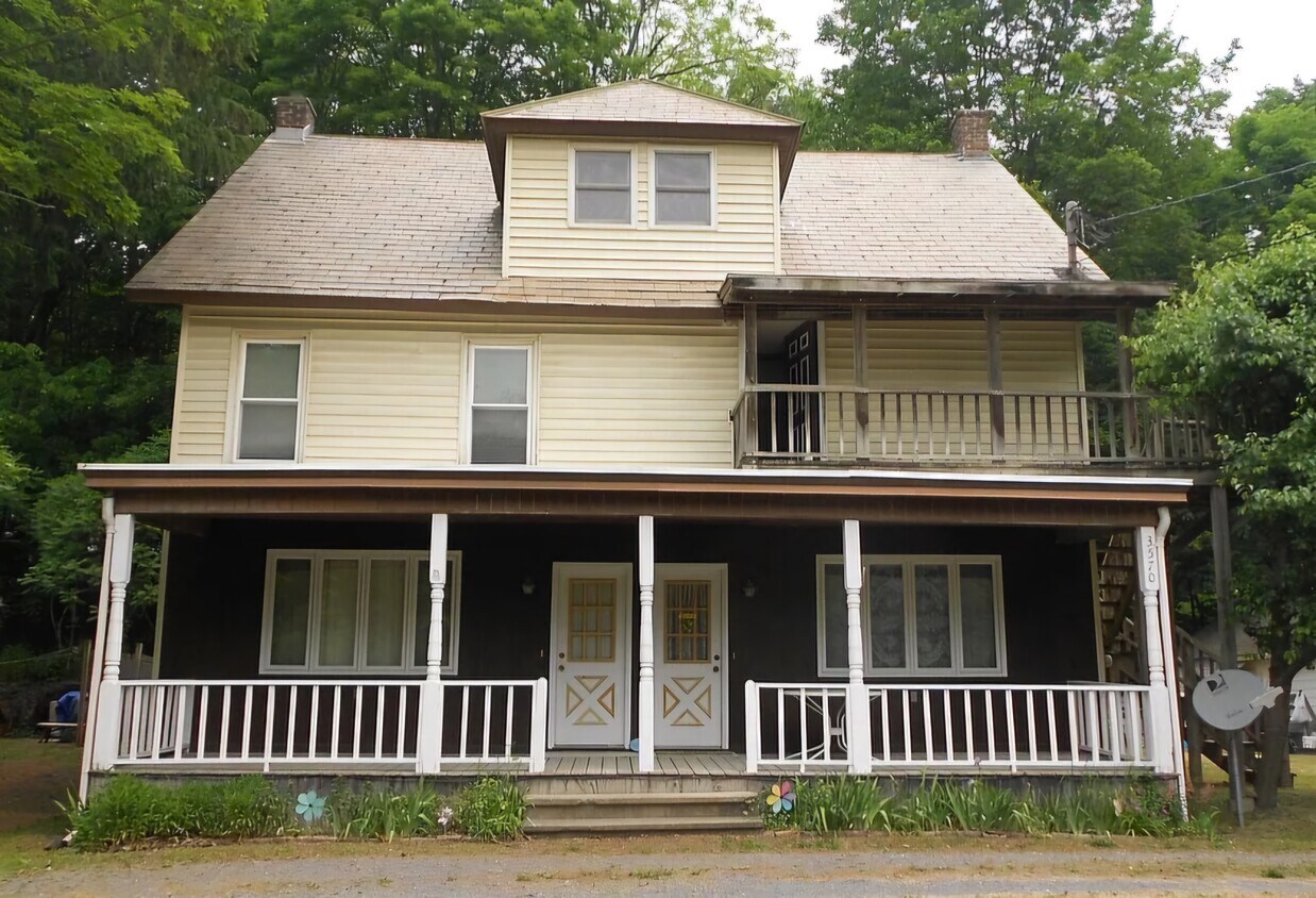3570 NY Highway 43 Unit 3rd floor, West Sand Lake, NY 12196 ...