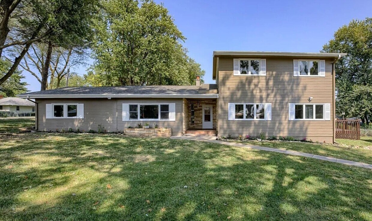 7601 N 58th St, Omaha, NE 68152 - House Rental in Omaha, NE ...