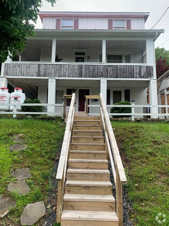 Apartments for Rent with Extra Storage in Junedale PA