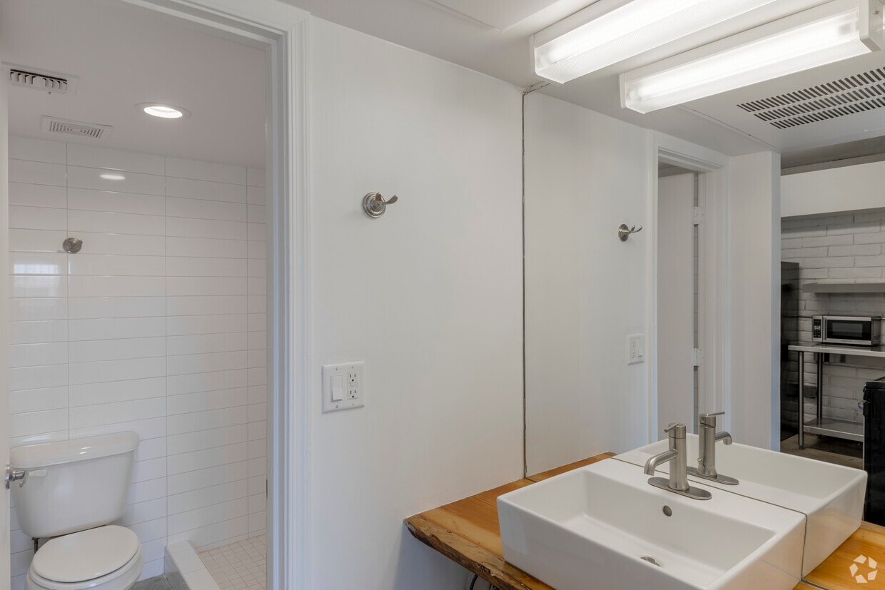 Luna Bear Arcos - 1637 E Missouri Ave Phoenix, AZ 85016 | Apartments.com