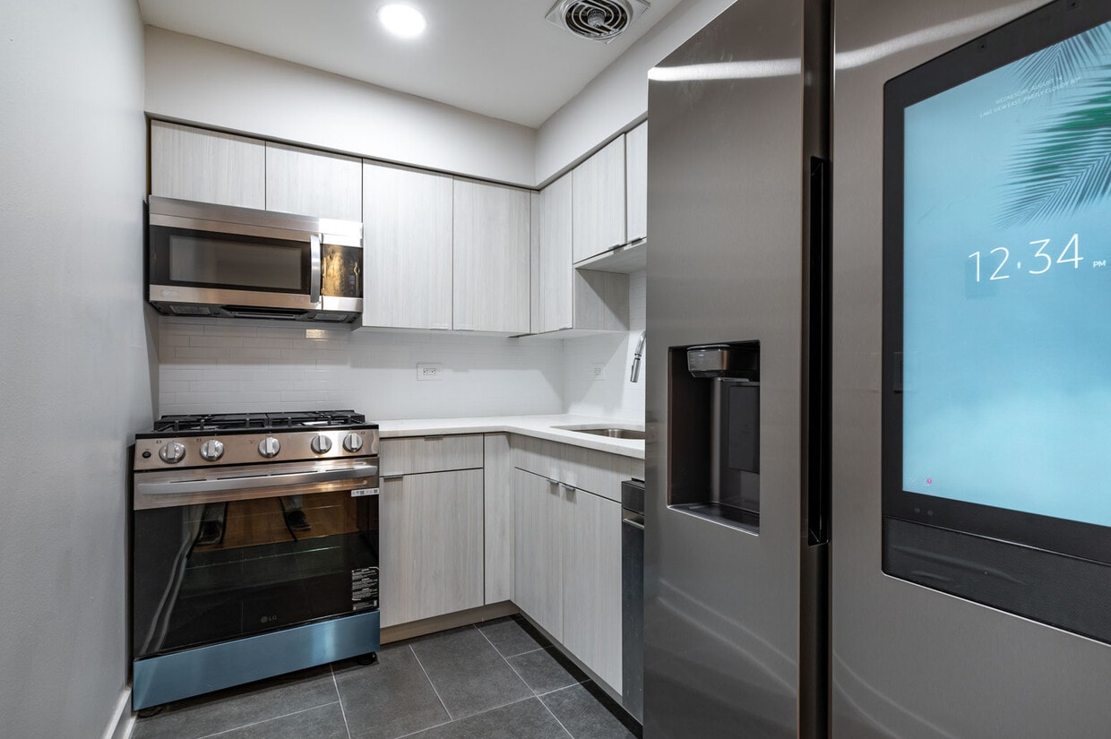 505 W Melrose Street - Apartments in Chicago, IL | Apartments.com