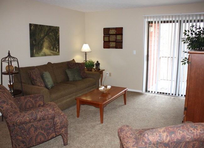 Deercross Apartments Rentals - Blue Ash, OH | Apartments.com