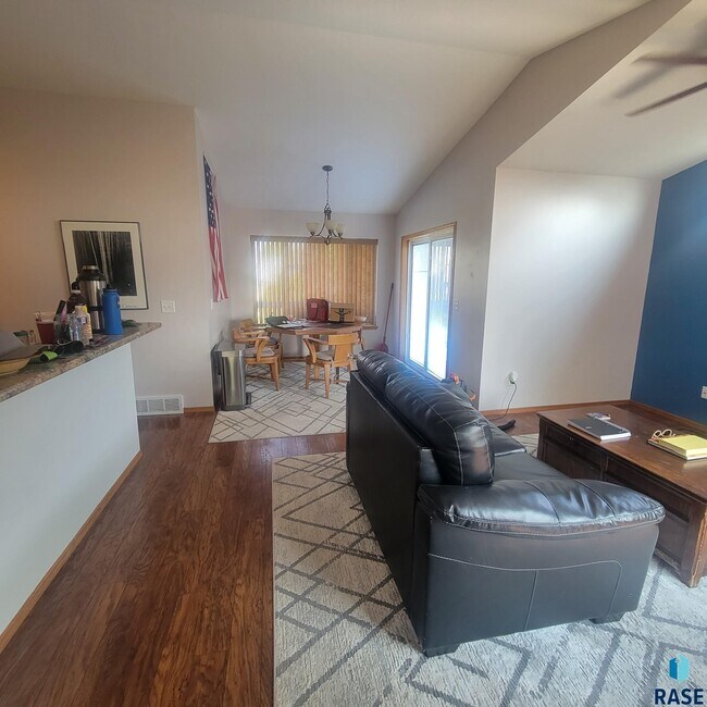 7400 W Luke Dr, Sioux Falls, SD 57106 - House Rental in Sioux Falls, SD ...