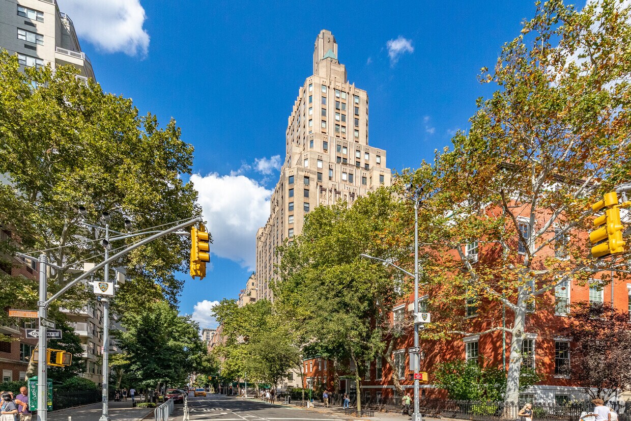 One Fifth Avenue - Apartments in New York, NY | Apartments.com