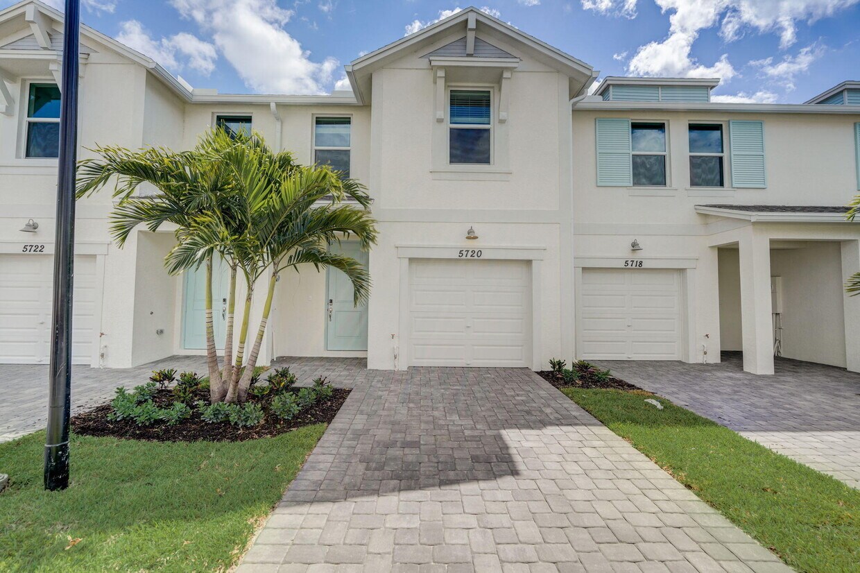 5720 SE Edgewater Cir, Stuart, FL 34997 - Townhome Rentals in Stuart FL ...