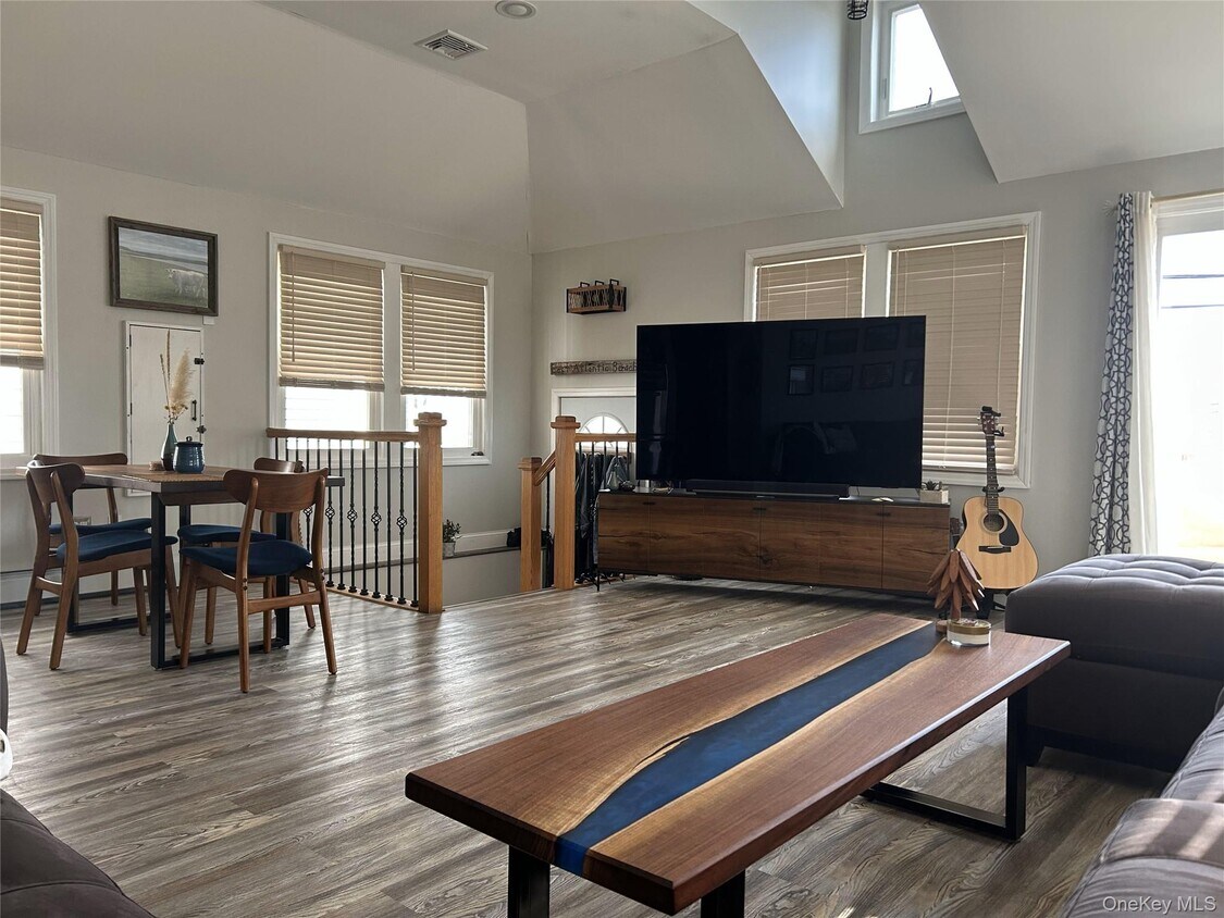 87 Buffalo Ave Unit Main, East Atlantic Beach, NY 11561 - Room for Rent ...