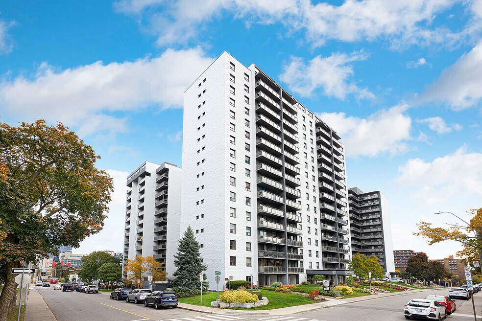 Hamilton Downtown A Hamilton Apartments for Rent with a Garage ...