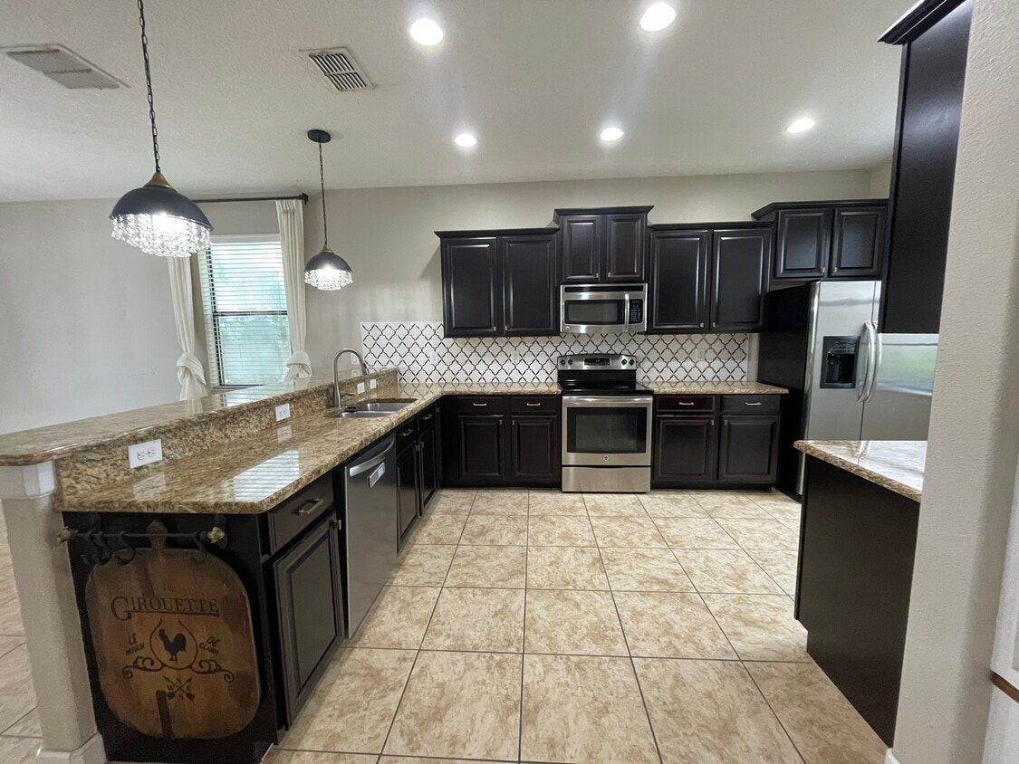 2293 Victoria Dr, Davenport, FL 33837 - House Rental in Davenport, FL ...