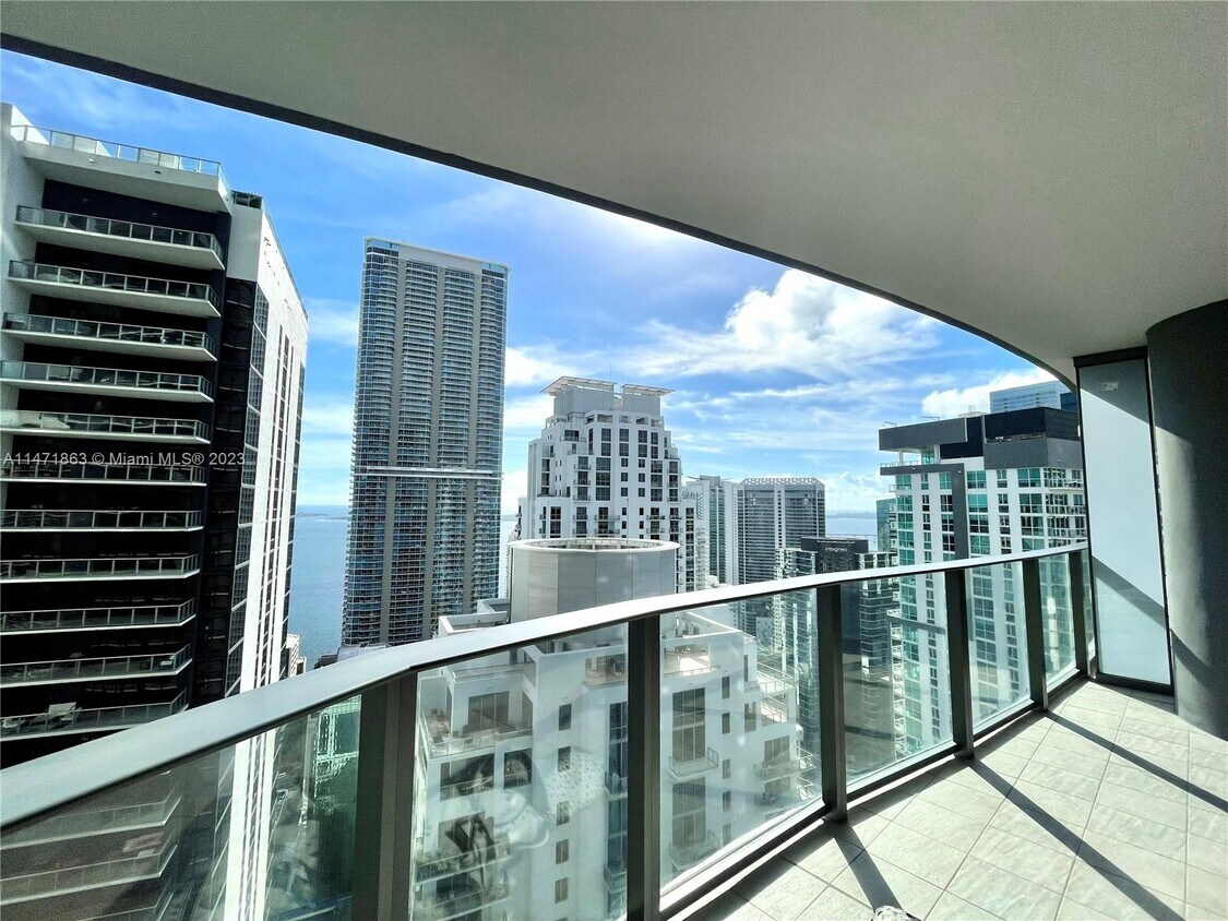 1000 Brickell Plaza Unit 4303, Miami, FL 33131 - Room for Rent in Miami ...