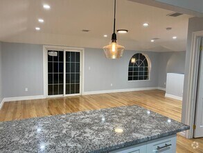 Richmond Hill Arcade Apartments for Rent with a Walk-In Closet - Queens ...