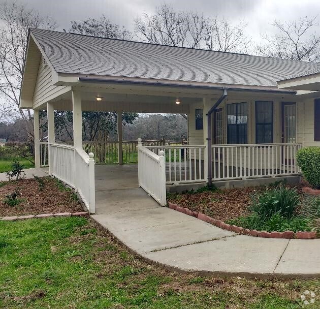 Apartments for Rent with Wheelchair Access in Lockhart AL