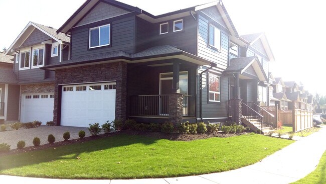 11849 238B St, Maple Ridge, BC V4R 2T8 - House for Rent in Maple Ridge ...