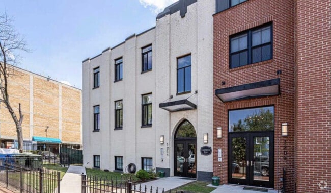 Barracks Row Apartments for Rent with Hardwood Floors - Washington, DC ...