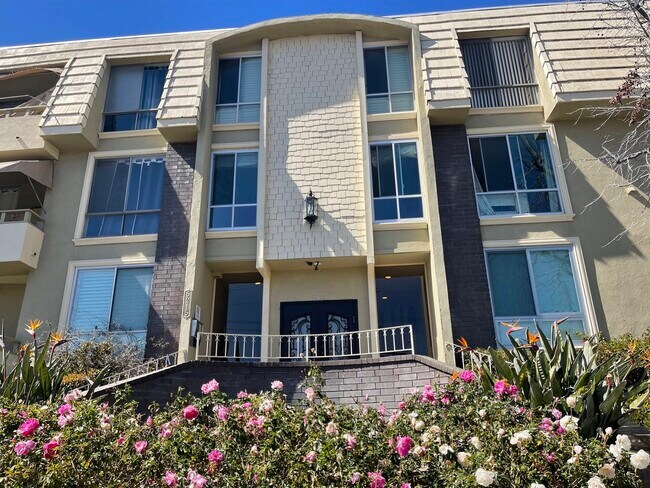 5215 Balboa Blvd Unit 201, Encino, CA 91316 - Condo for Rent in Encino ...
