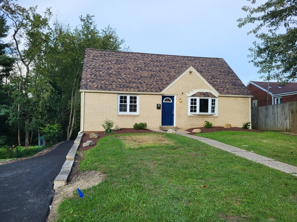 240 Crescent Pines Dr, Verona, PA 15147 - House Rental in Verona, PA ...
