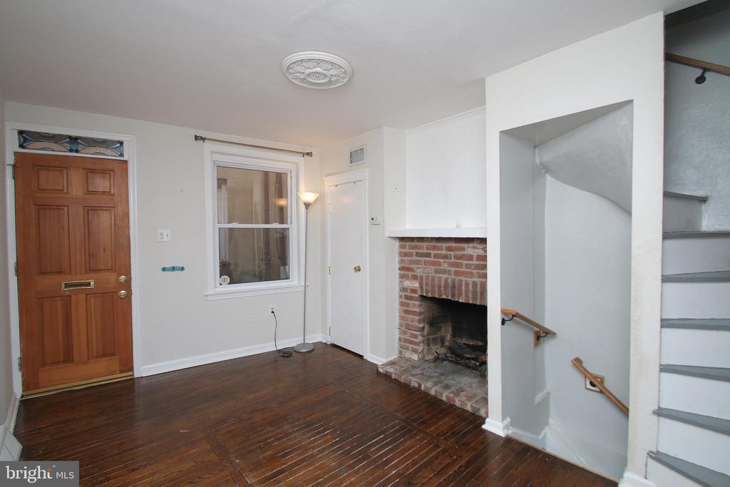 802R S 6th St, Philadelphia, PA 19147 - Townhome Rentals in ...