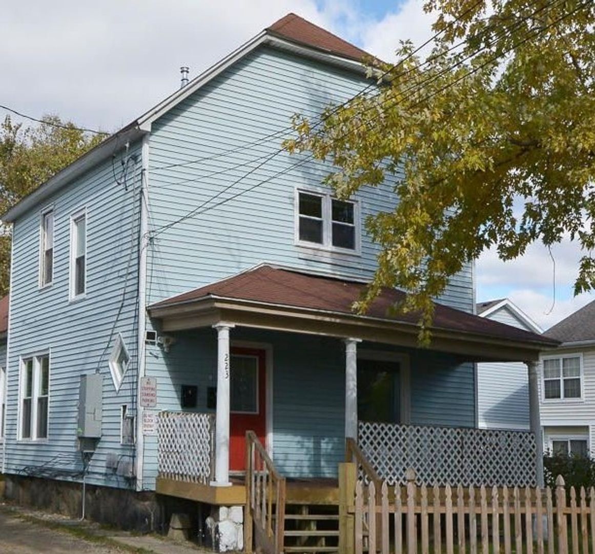 223 E North St Unit 2, Kalamazoo, MI 49007 - Room for Rent in Kalamazoo ...