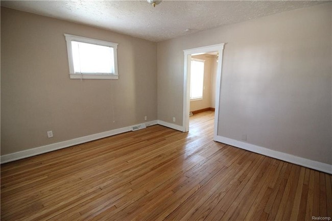 20510 Broadacres St, Clinton Township, MI 48035 - House Rental in ...