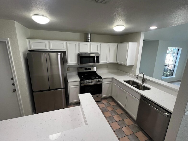 607 Saunders Dr, Round Rock, TX 78664 | Apartments.com