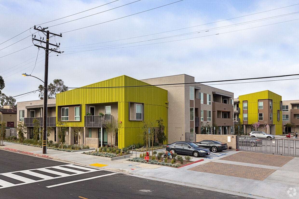 Stanford Ave Apartments - 14733-14803 S Stanford Ave Compton, CA 90220 ...