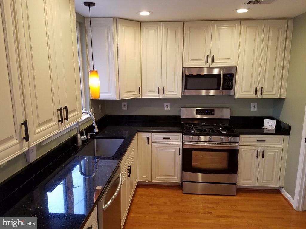 4167 Brookgreen Dr, Fairfax, VA 22033 - Townhome Rentals in Fairfax VA ...