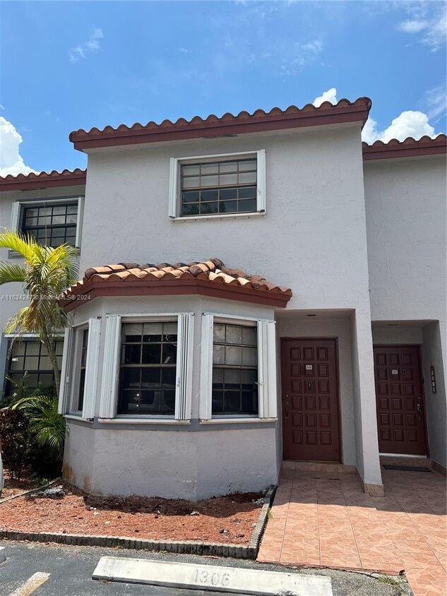 15410 SW 74th Cir Ct, Miami, FL 33193 - Townhome Rentals in Miami FL ...