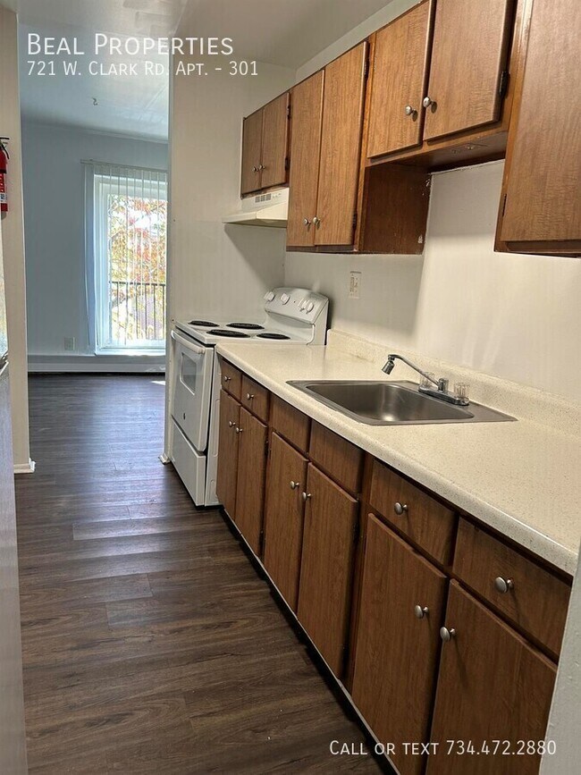 721 W Clark Rd Unit 301, Ypsilanti, MI 48198 - Room for Rent in ...