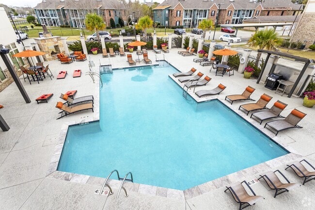 Pine Acres Apartments for Rent with Hardwood Floors - Lafayette, LA ...