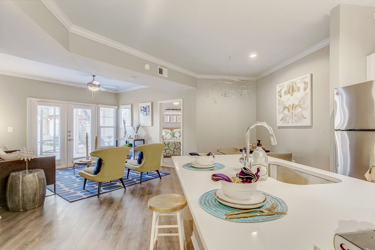 5 Mockingbird Apartments - 5555 E Mockingbird Ln Dallas, TX 75206 ...