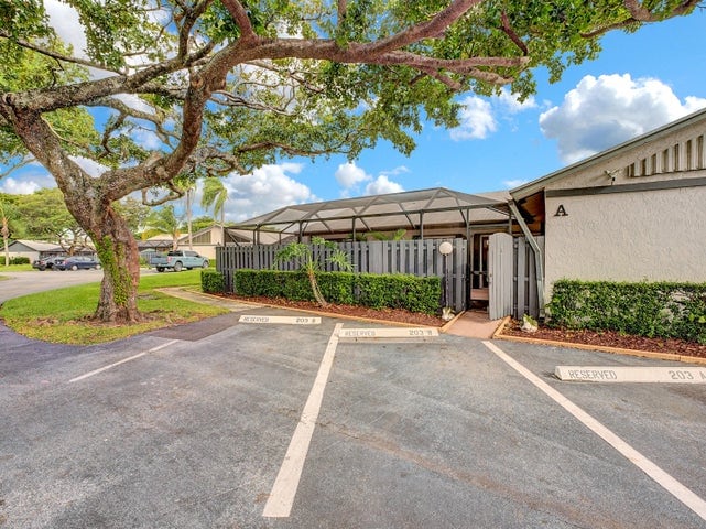 1165 Summit Trail Cir Townhome | Florida Atlantic University | Off ...