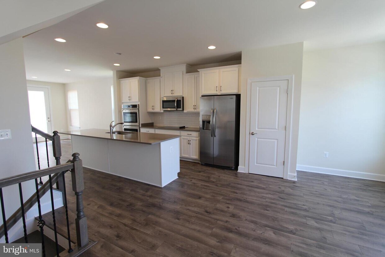 13847 Litespeed Way, Gainesville, VA 20155 - Townhome Rentals in ...