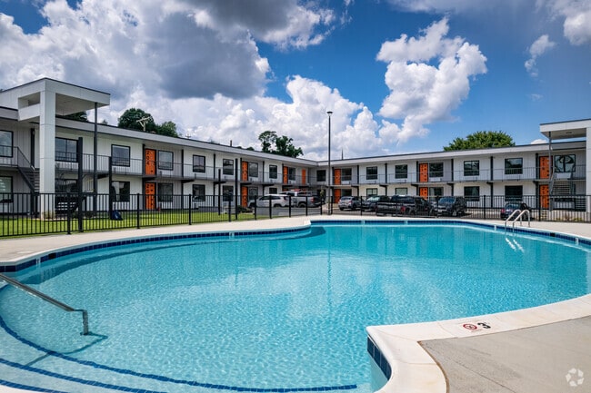 Apartments for Rent with a Swimming Pool in Downtown Lynchburg ...