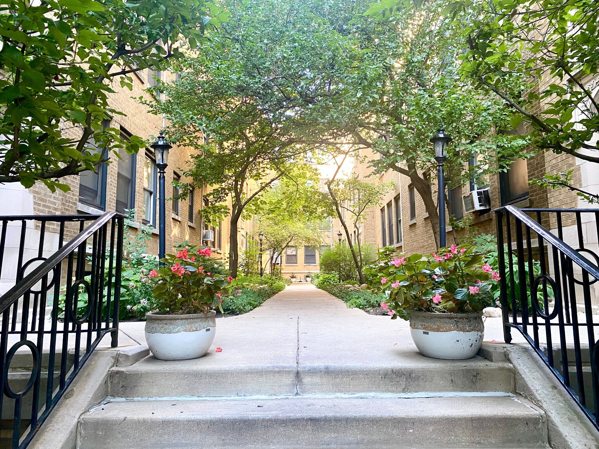 630 W Waveland Ave Unit 3B, Chicago, IL 60613 - Condo for Rent in ...