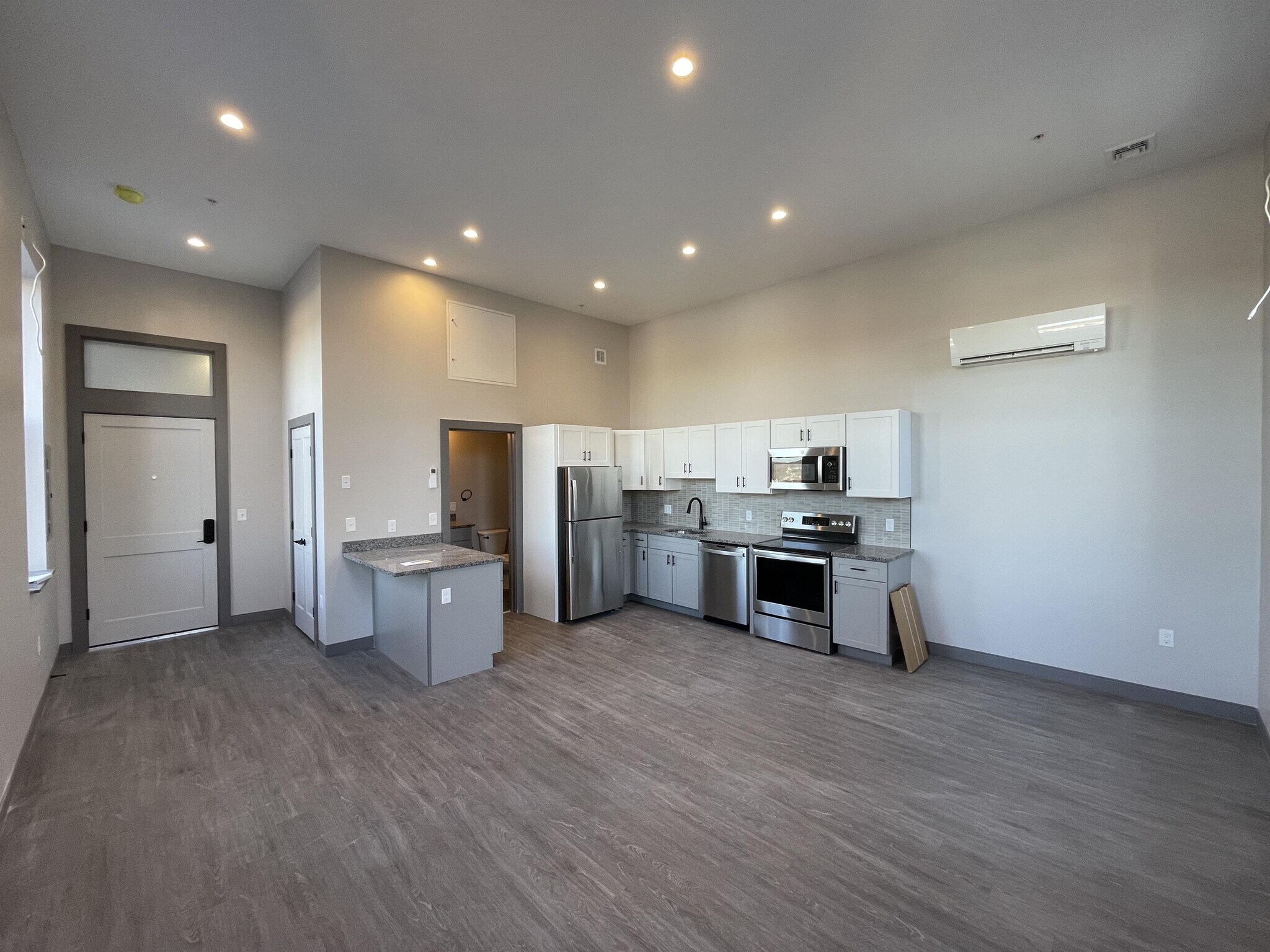 56 Oak Terrace Unit 409, Haverhill, MA 01832 - Room for Rent in ...