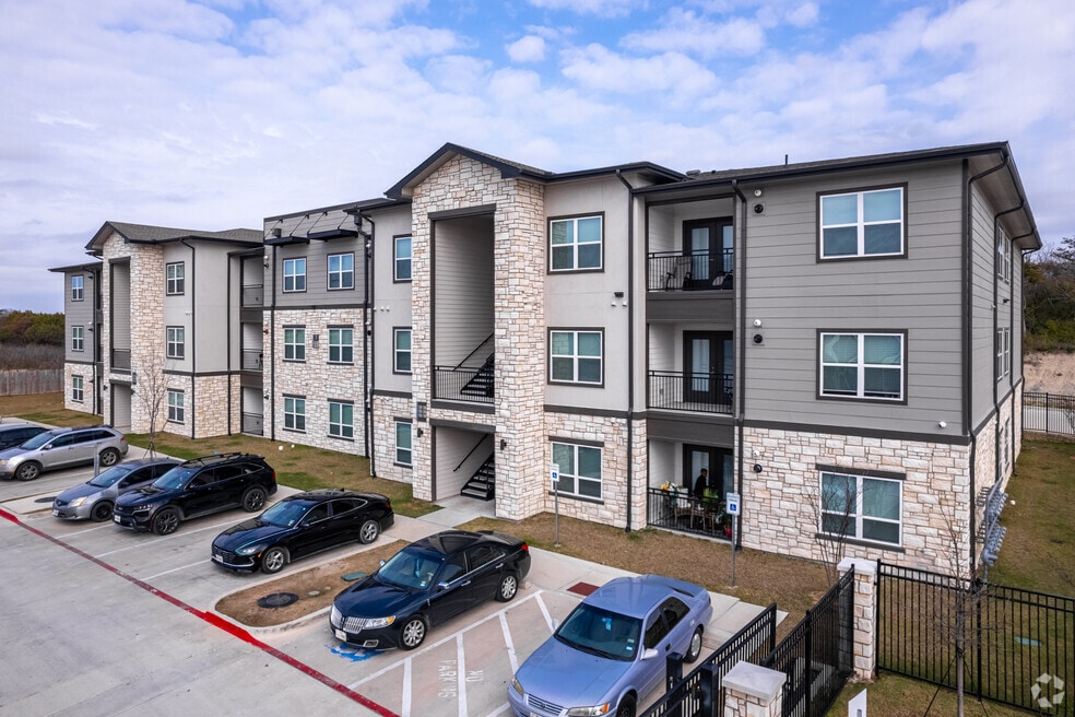 4 Bedroom Apartments for Rent in Dallas TX | Apartments.com