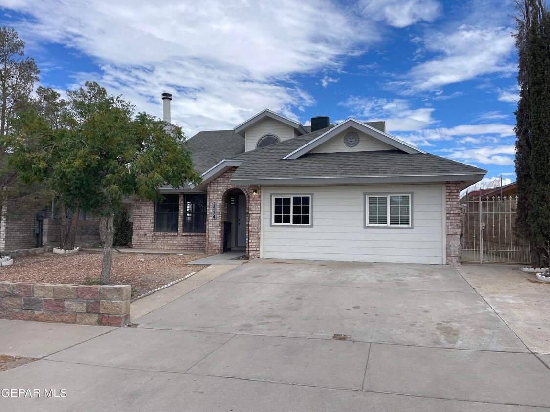 1574 Rebecca Ann Dr, El Paso, TX 79936 - House Rental in El Paso, TX ...