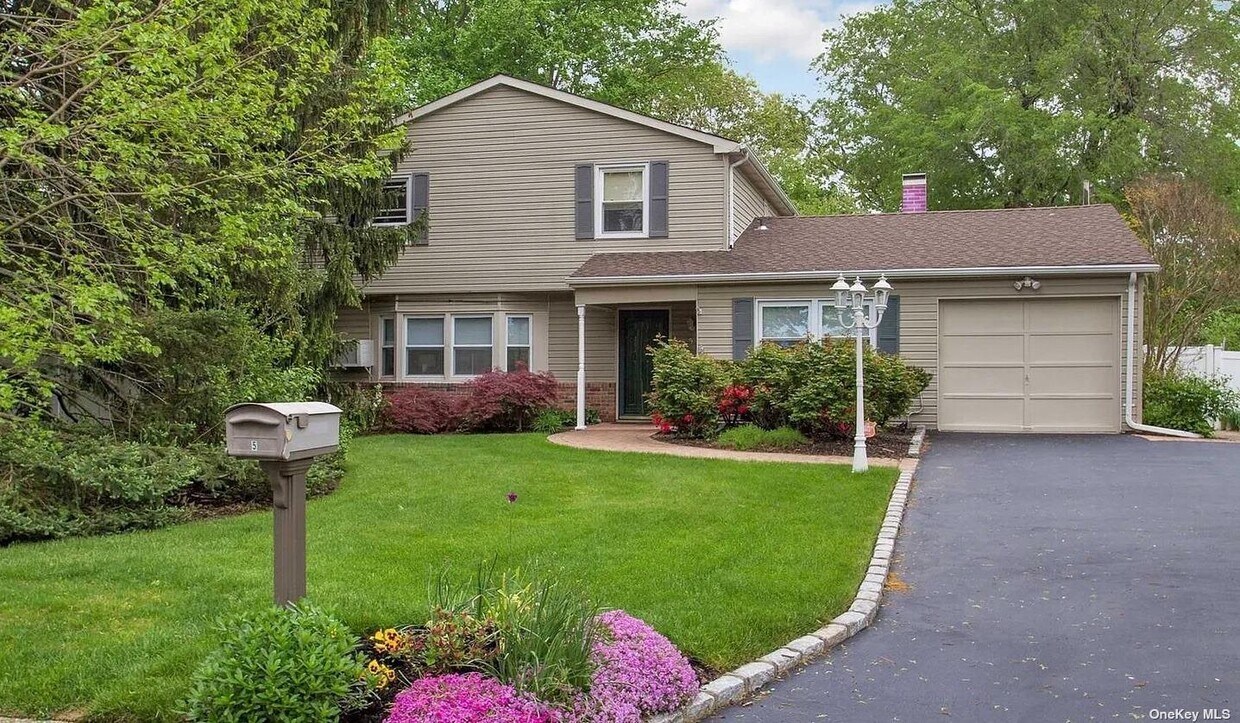 5 Hopewell Dr, Stony Brook, NY 11790 - House Rental in Stony Brook, NY ...