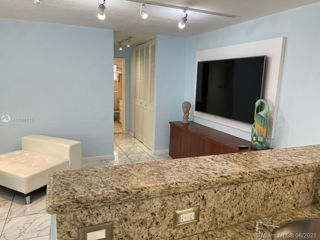 441 Collins Ave Unit 9, Miami Beach, FL 33139 - Condo for Rent in Miami ...