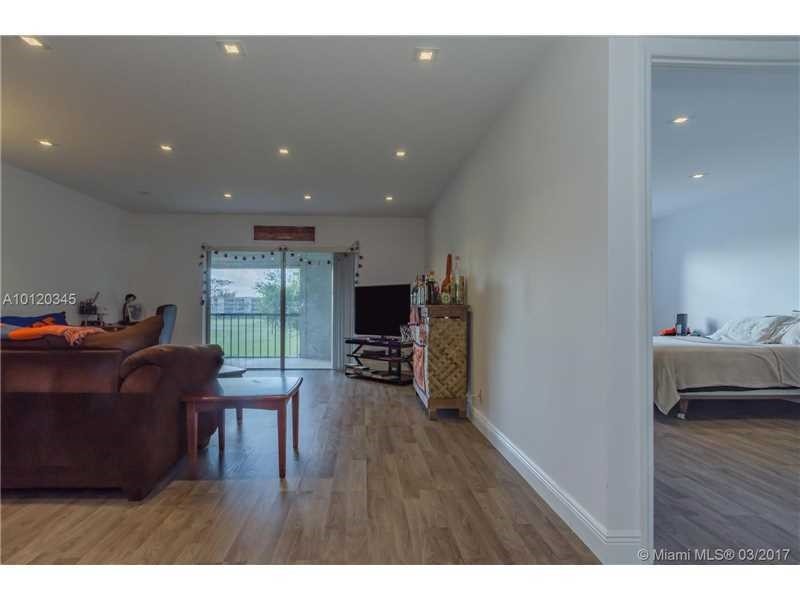 The Falls of Inverrary - Apartments in Lauderhill, FL | Apartments.com